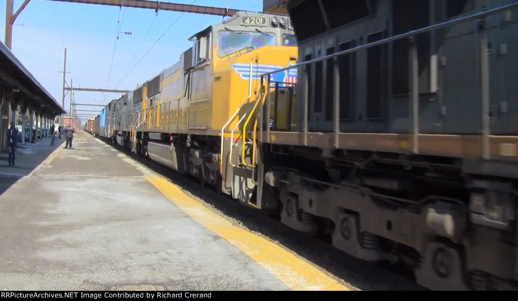 Union Pacific SD70M 4201 on CSX Q439